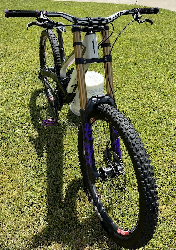 2018 YT Tues CF Custom For Sale