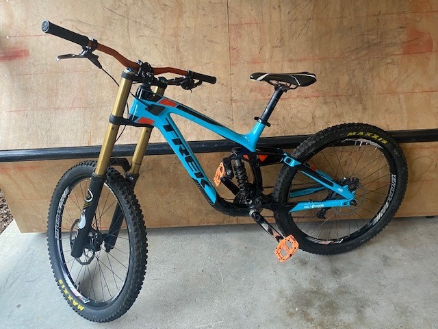 2014 Trek Session 9.8 Carbon For Sale