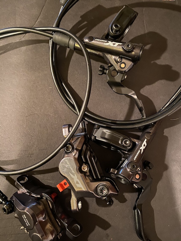 2022 shimano xt front & rear brakes 220mm rotors For Sale