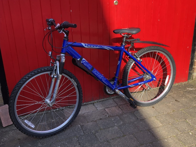 Raleigh Freeride. 18” frame. 26” wheels For Sale
