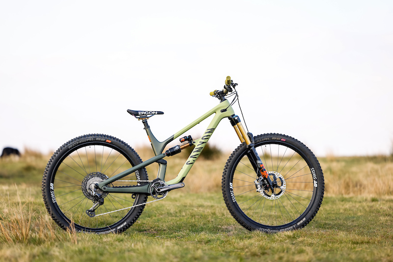 2022 New Canyon Spectral 29 CF Custom build For Sale