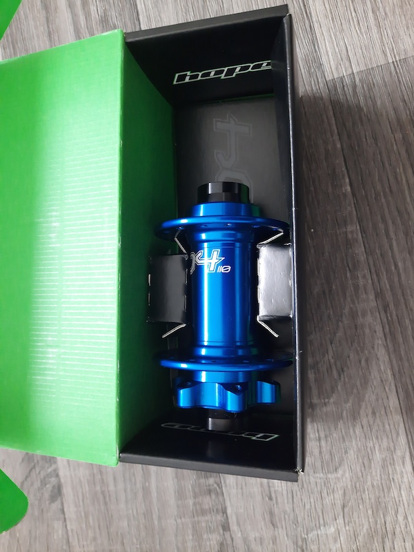 Hope Pro 4 20 x 110 mm Boost. New For Sale