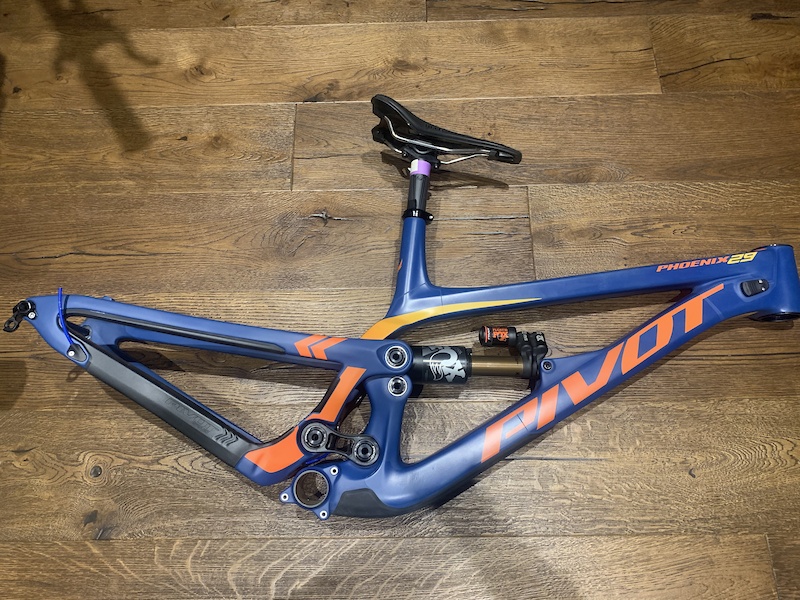 2021 Pivot Phoenix 29 For Sale