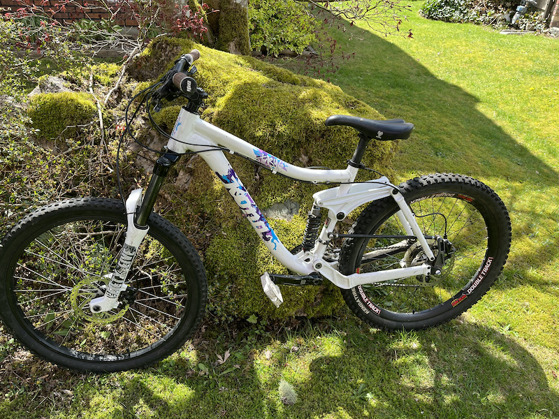 2009 Kona stinky small frame mountain bike For Sale