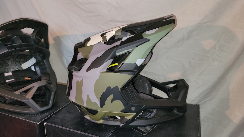 Fox Proframe size Large For Sale