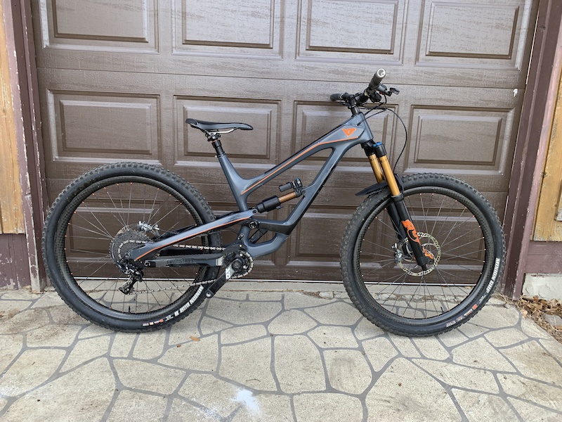 2018 YT Capra CF 29 Carbon custom build, XL For Sale