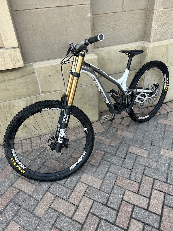2020 custom build Commencal DH Supreme For Sale