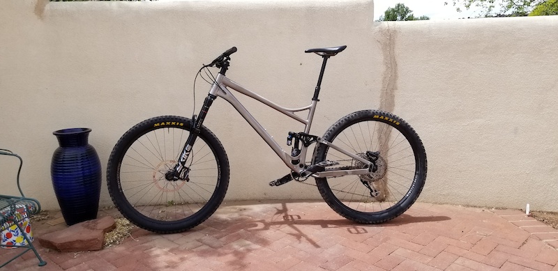 2021 Banshee Titan Fox X2/Lyrik/X01 For Sale