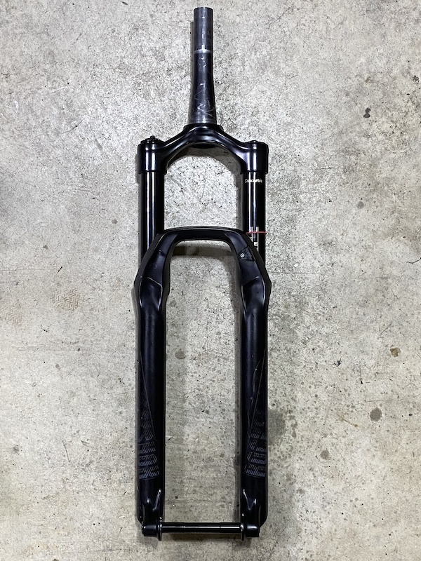 2019 Rockshox Pike RCT3 29”. 150mm travel, 42mm offset For Sale