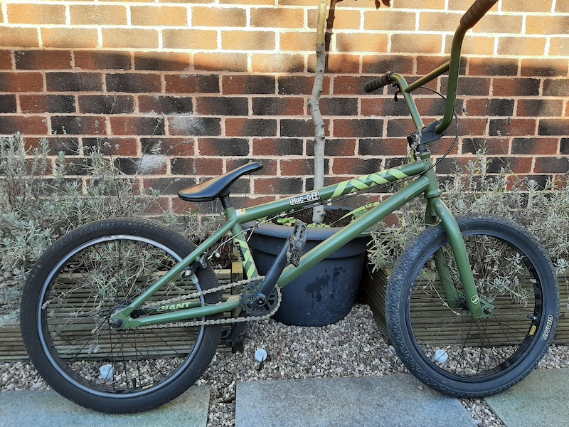 2011 Giant Method BMX, hardly used. For Sale