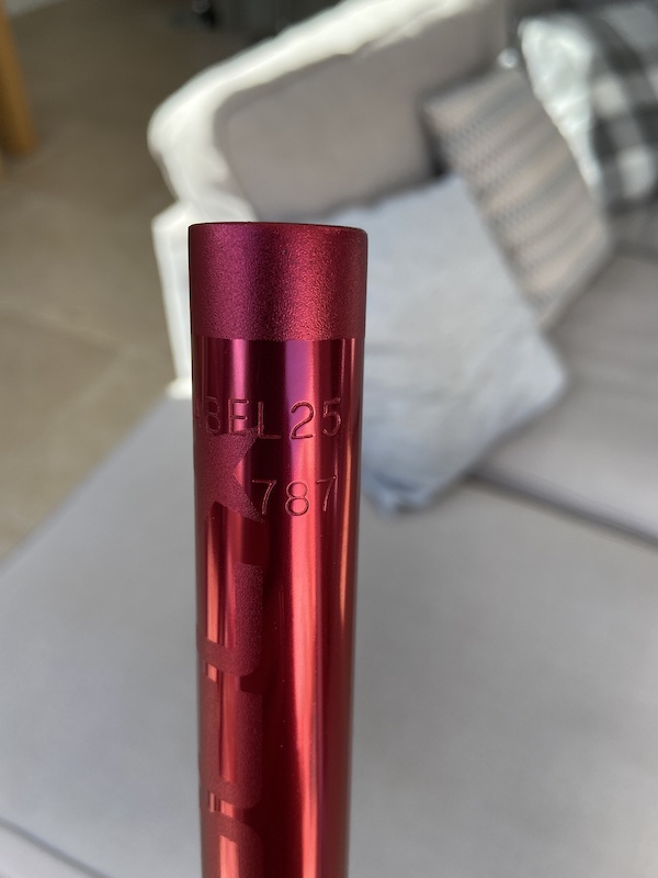 Deity blacklabel aluminium handlebars in red For Sale