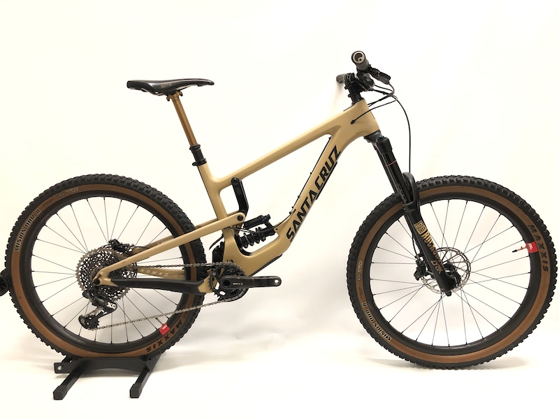 2018 Santa Cruz Nomad CC Medium Carbon Trail Mountain Bike For Sale