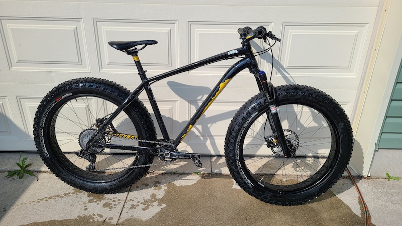 2014 Specialized Fatboy Fatbike w/Bluto 120mm Fork (L) For Sale
