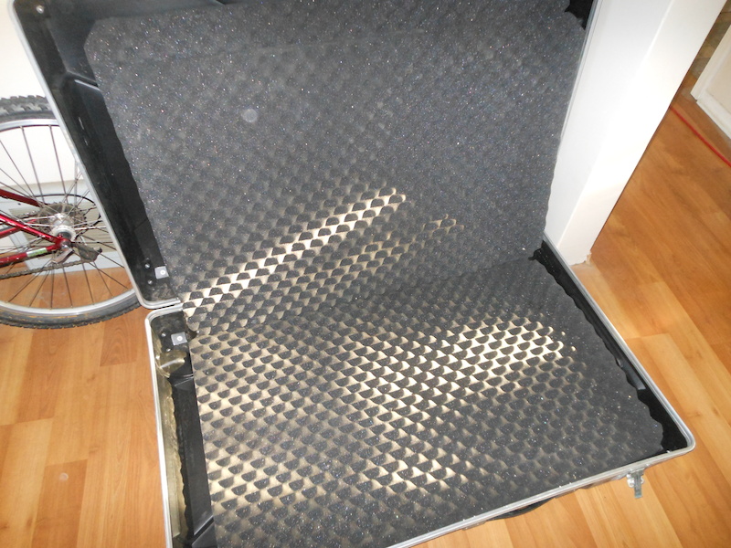 Lockable Serfas Sidewinder Bike Box For Sale