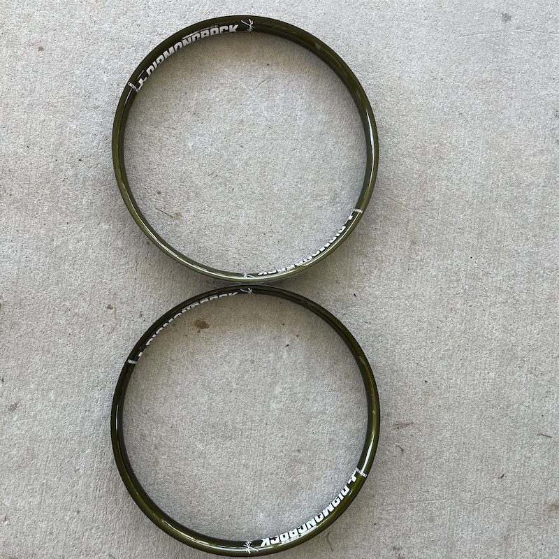 2015 Diamondback 27.5" Plus rims 32h For Sale