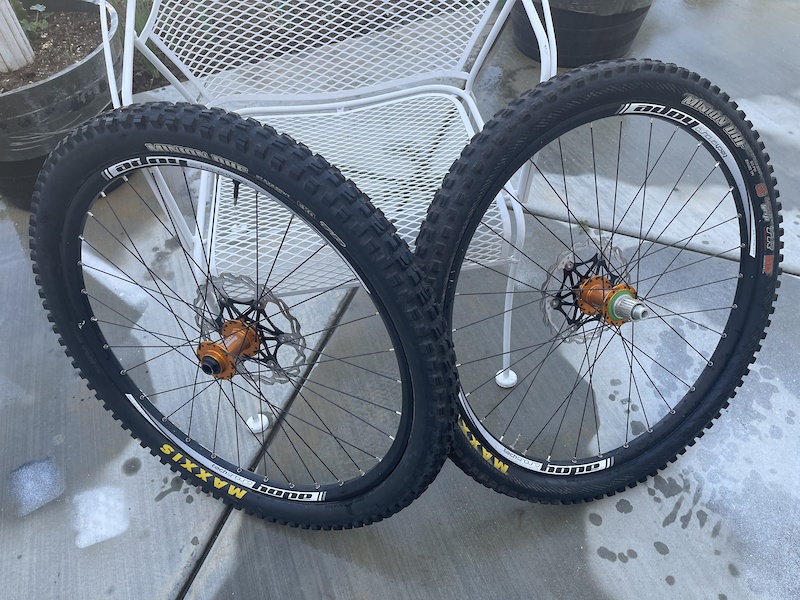2021 Hope wheelset Tech Enduro with Maxxis tires/rotors For Sale