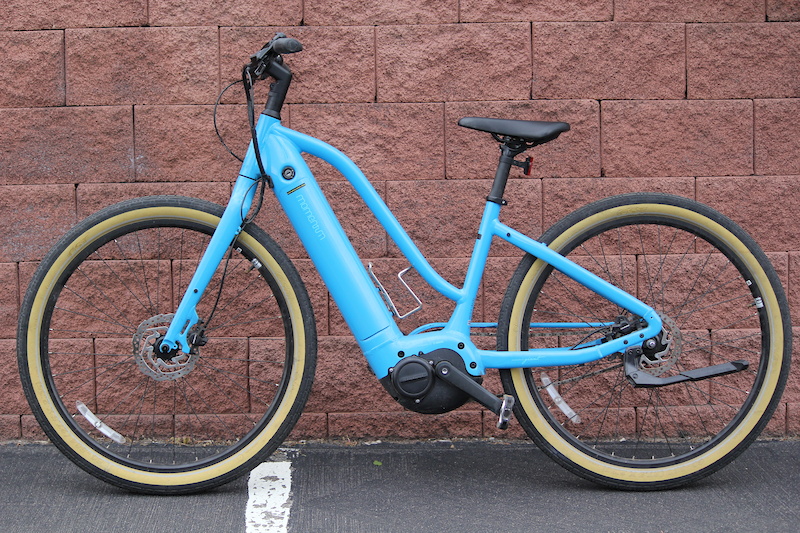 2020 Giant Momentum Transend E+ Mid Step Medium and Small For Sale