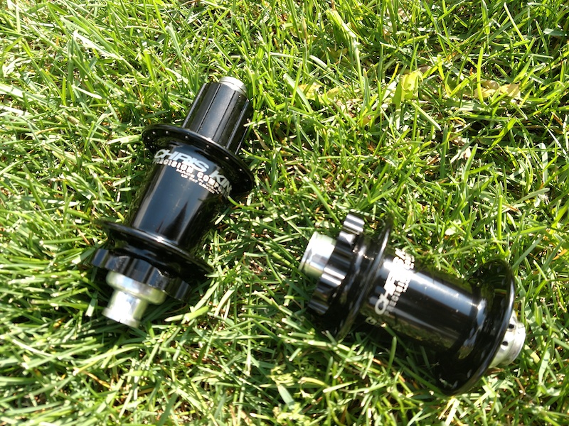 2016 Chris King ISO Hub Set - Basic Black 32H For Sale