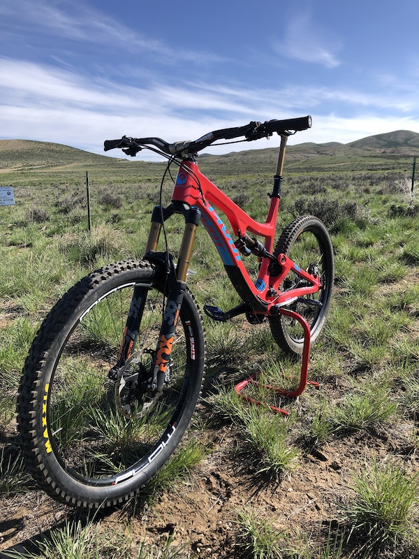 2017 XL Pivot Firebird For Sale