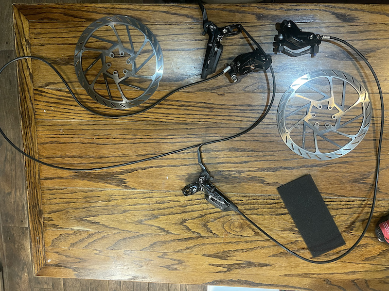 2022 Sram Code RSC brake set w/ 200mm Hs2 rotors For Sale