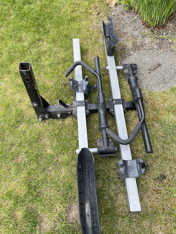 Thule T2 classic bike rack - 2” For Sale