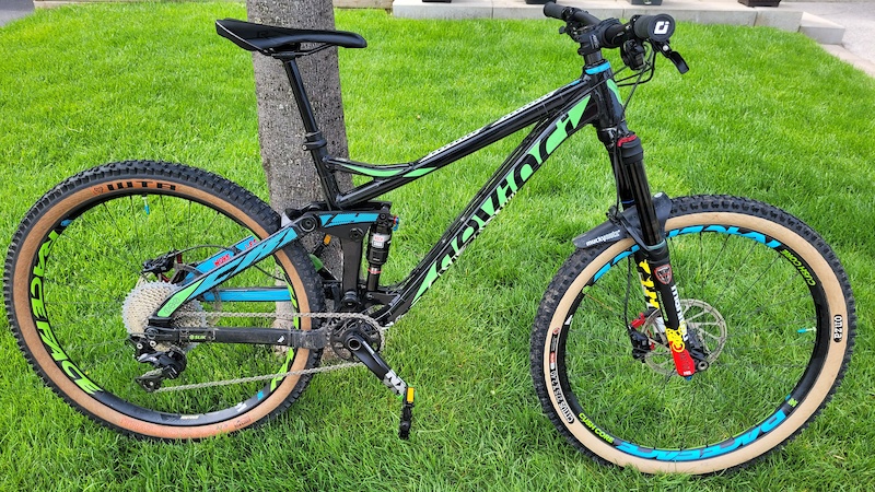 [X] Devinci Troy MTB Slayer of The Universe For Sale