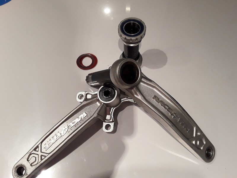 RACE FACE Evolve XC Crankset/ BB For Sale