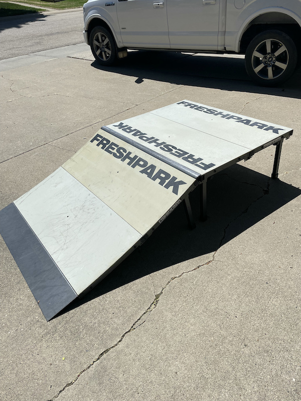 Freshpark Launch Ramp and Manual Pad For Sale