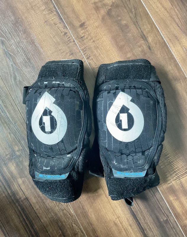 Six Six One Rage Knee Pads For Sale