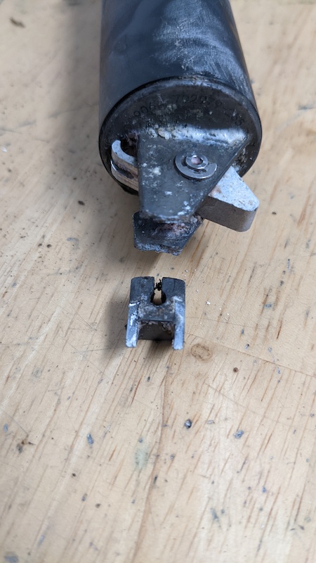 Fox Transfer Dropper - Is this repairable? :( - Pinkbike Forum