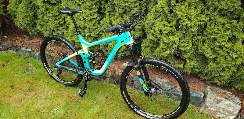 2016 Giant Reign Advanced. Large Carbon Frame For Sale