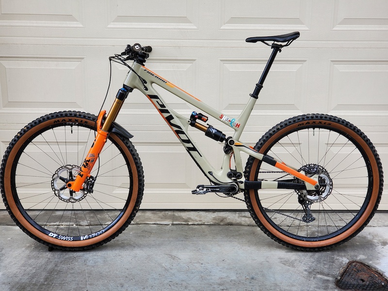 Pivot Firebird 29 XL Sand - PRICE DROP For Sale