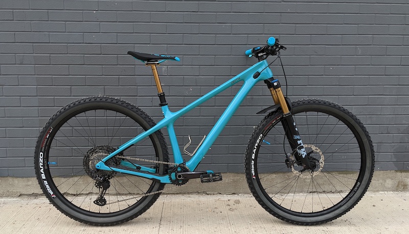 2022 Yeti ARC Medium. Like New. For Sale