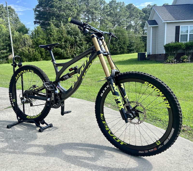 2020 Pivot Phoenix For Sale