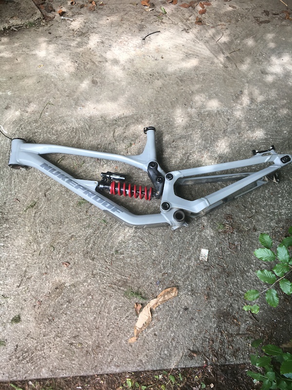 2021 Nukeproof Dissent 270 frame and shock size M For Sale