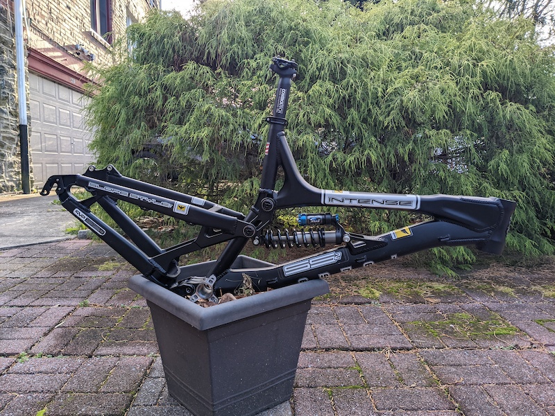 2010 Intense SS2 slopestyle 2 frame Large Black ano **NOS** For Sale