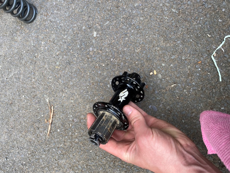 150x12 spank rear hub For Sale