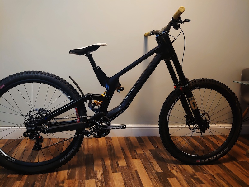 2019 Canyon Sender Carbon DH Bike Ohlins Shock Hope Size M For Sale