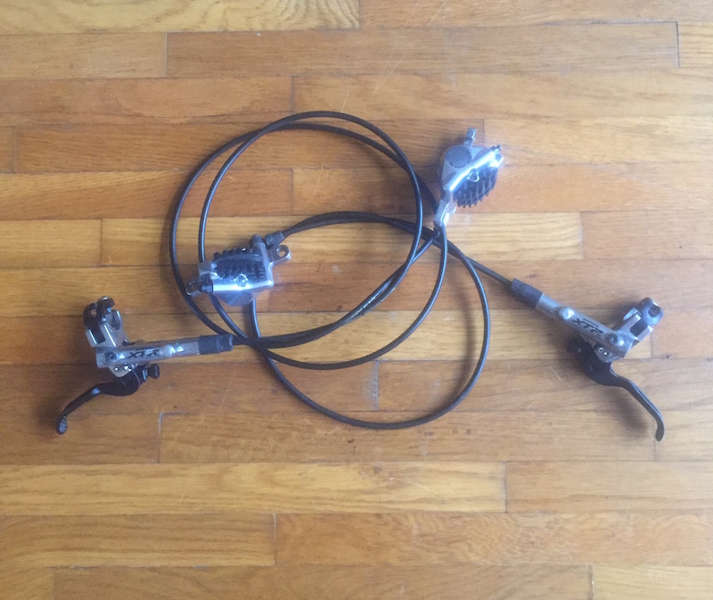 Shimano XTR BR-M985/8 brakes w/ finned J04C pads(506) For Sale