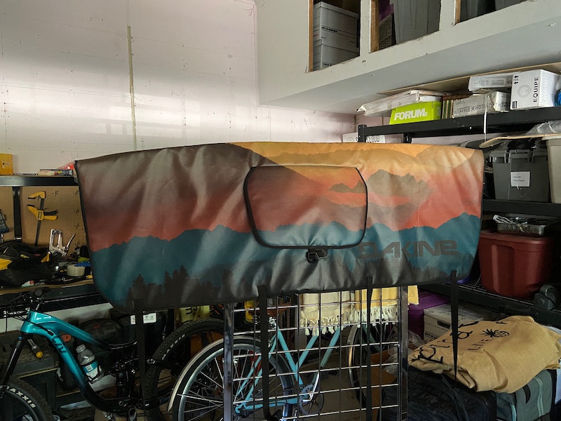 2021 Dakine Pick up Pad ( DLX Curve / Size Small) For Sale