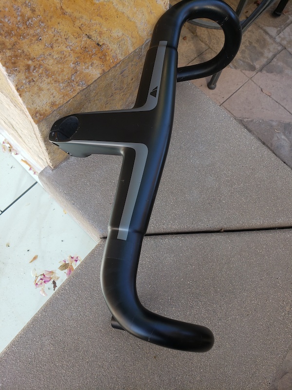 Canyon Aero Integrated Handlebar w/ Garmin Mount For Sale