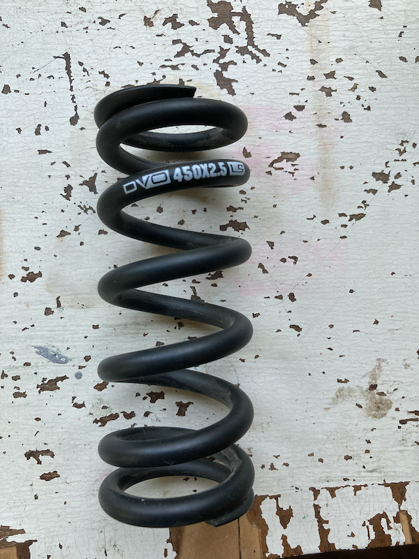 As new DVO LS 2.5 x 450 lb coil spring 5.25" long For Sale