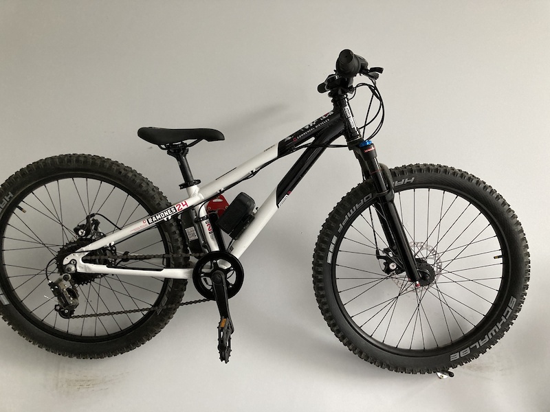 2022 Commencal meta power 24" For Sale