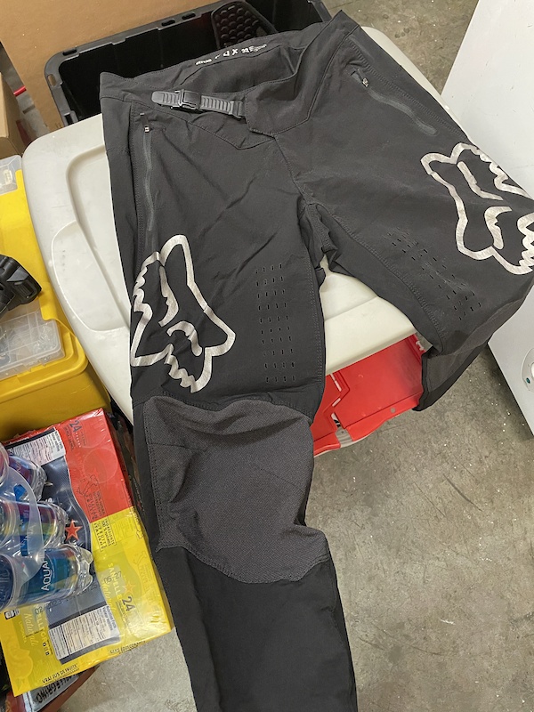 2021 Fox Defender Pant Size 32 For Sale