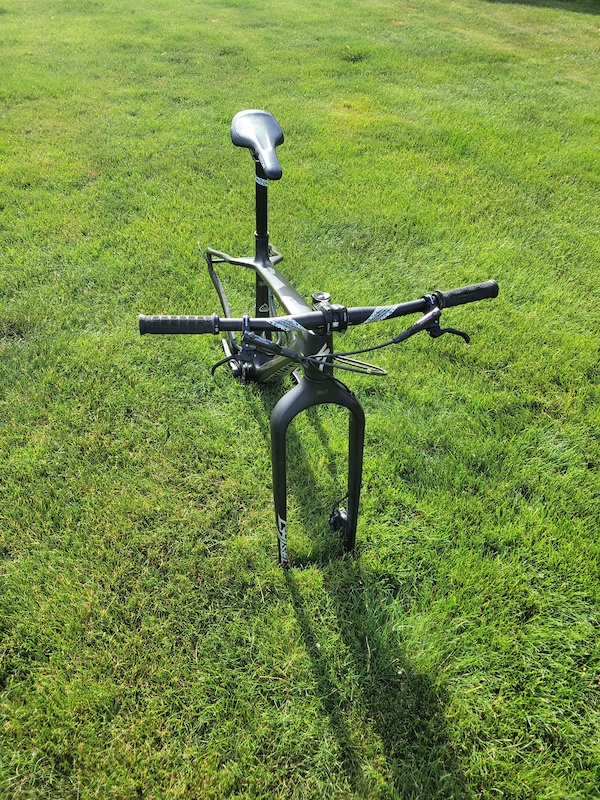 2016 Specialized Fatboy Medium carbon frameset plus extras For Sale