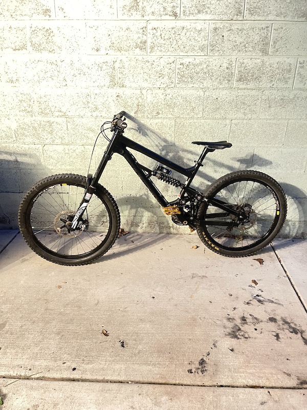 2018 Banshee Darkside large frame 27.5 DOWN HILL BIKE For Sale