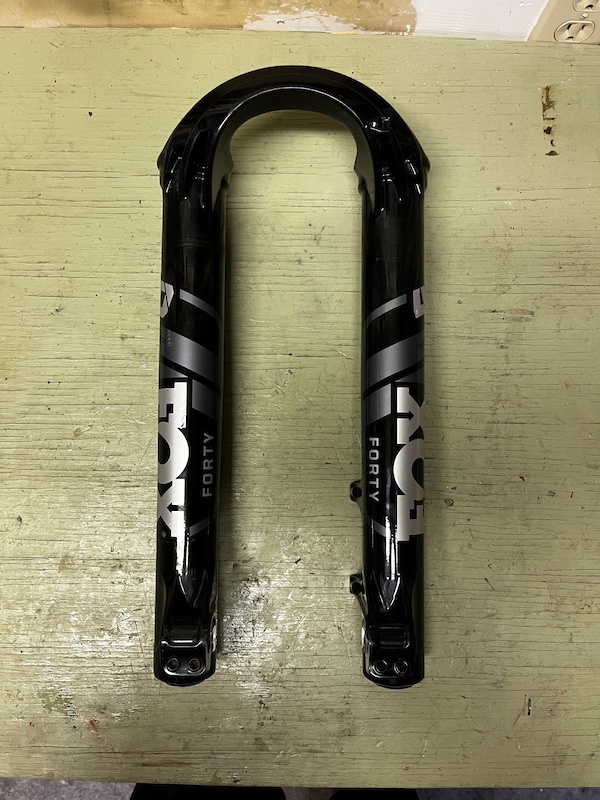 2021 Fox 40 Lowers // 27.5 // 20x110 For Sale