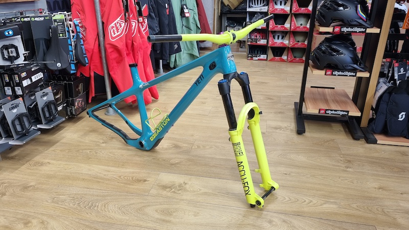 2021 Yeti ARC Custom Frameset, Fork and Cockpit Combo For Sale