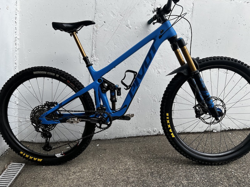 2021 Pivot Switchblade XT/XTR Med w/ carbon wheels For Sale