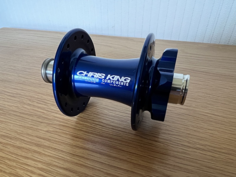 2022 Chris King ISO B front hub 110x15 32H Navy For Sale